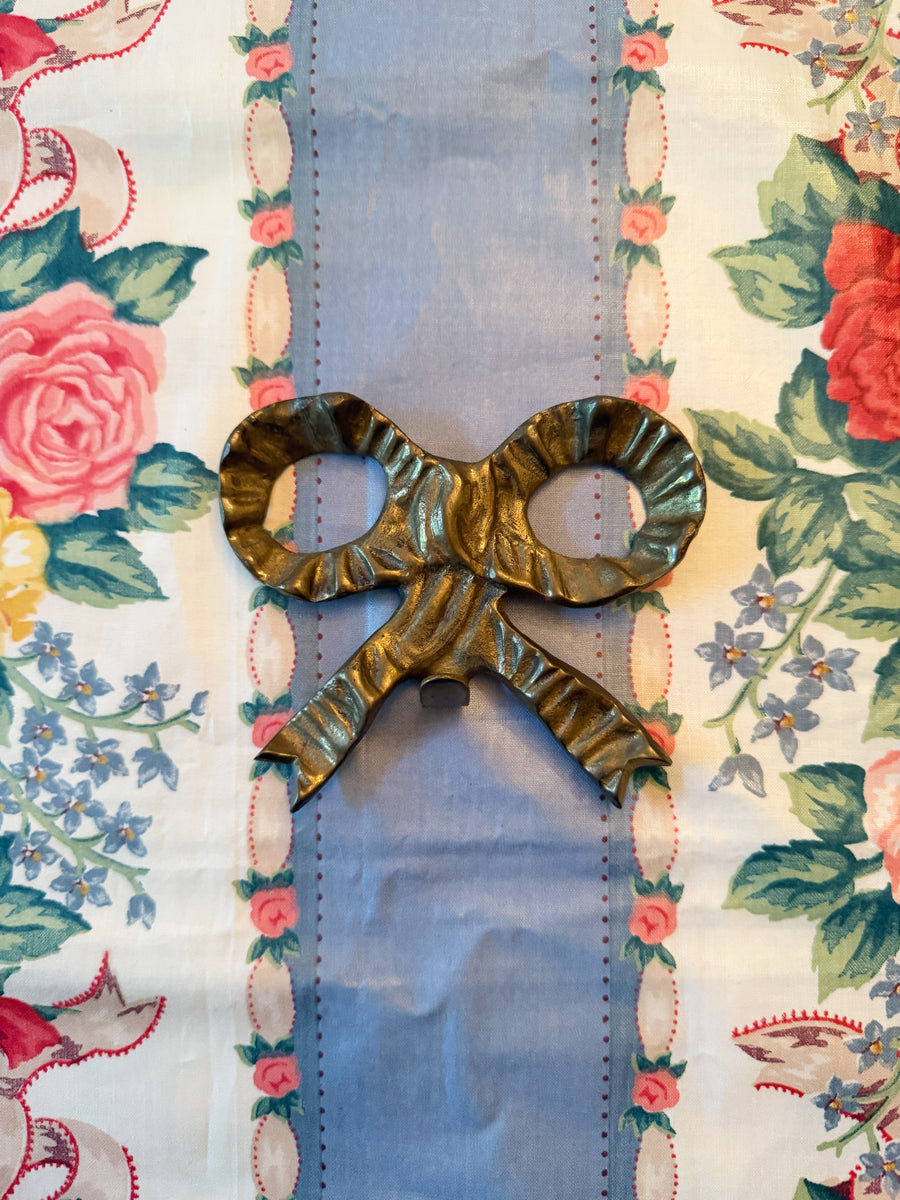 Bow Hook – Grandmillennial Shop